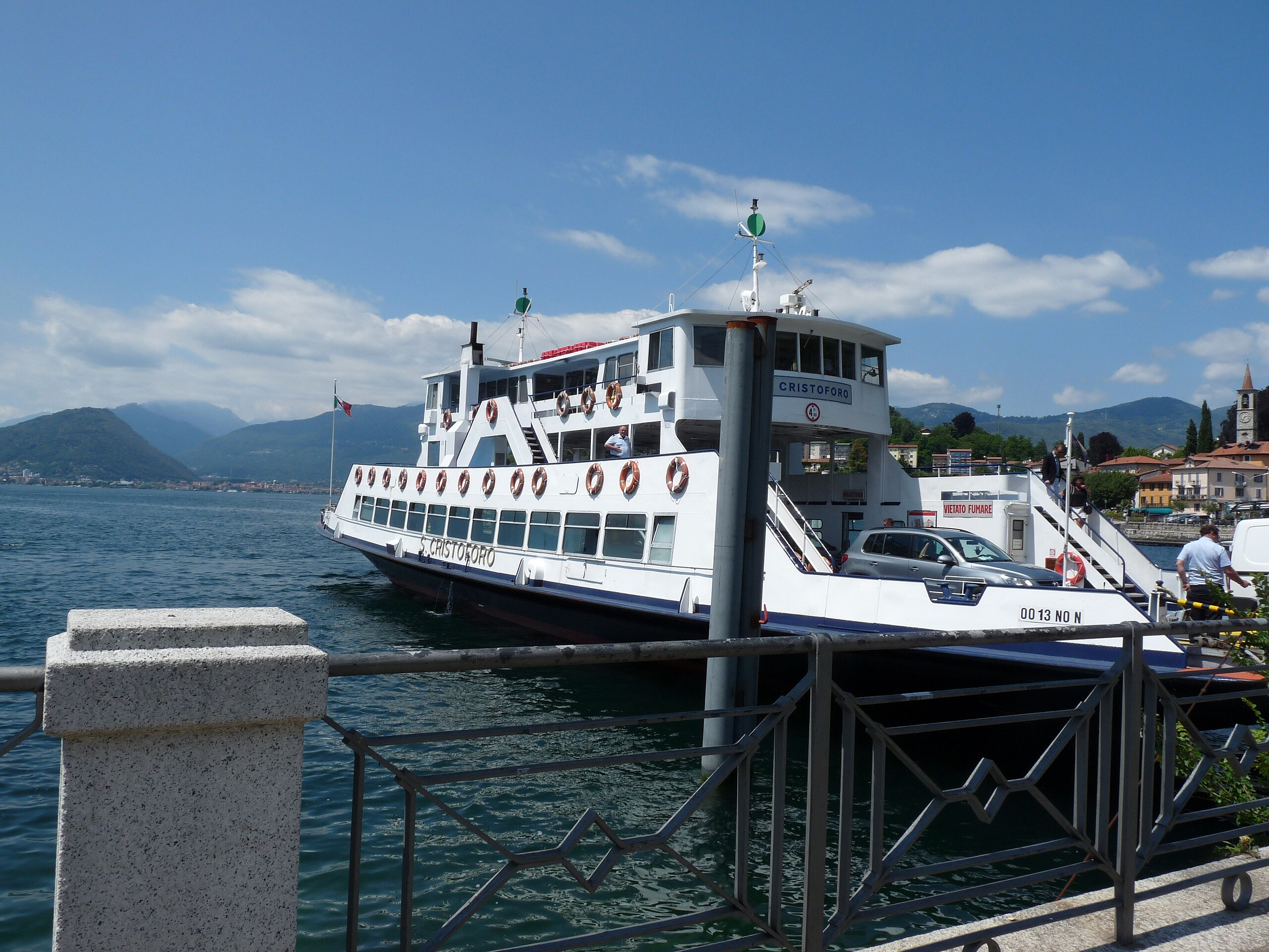 Italien – Lago Maggiore: Intra – Laveno – ferriesworldwide.de