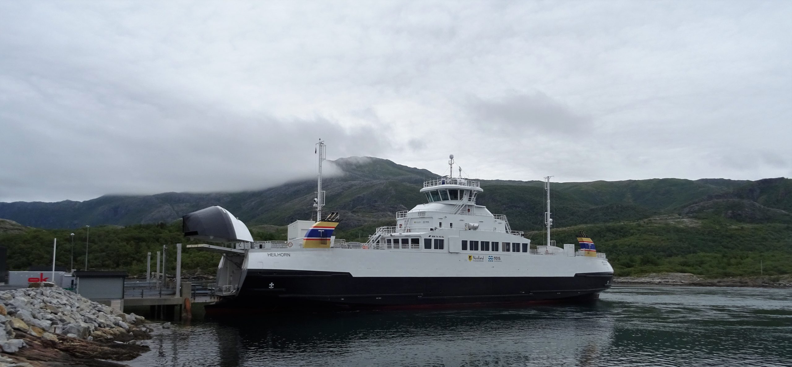 Norwegen – Torghatten: Vennesund – Holm – ferriesworldwide.de