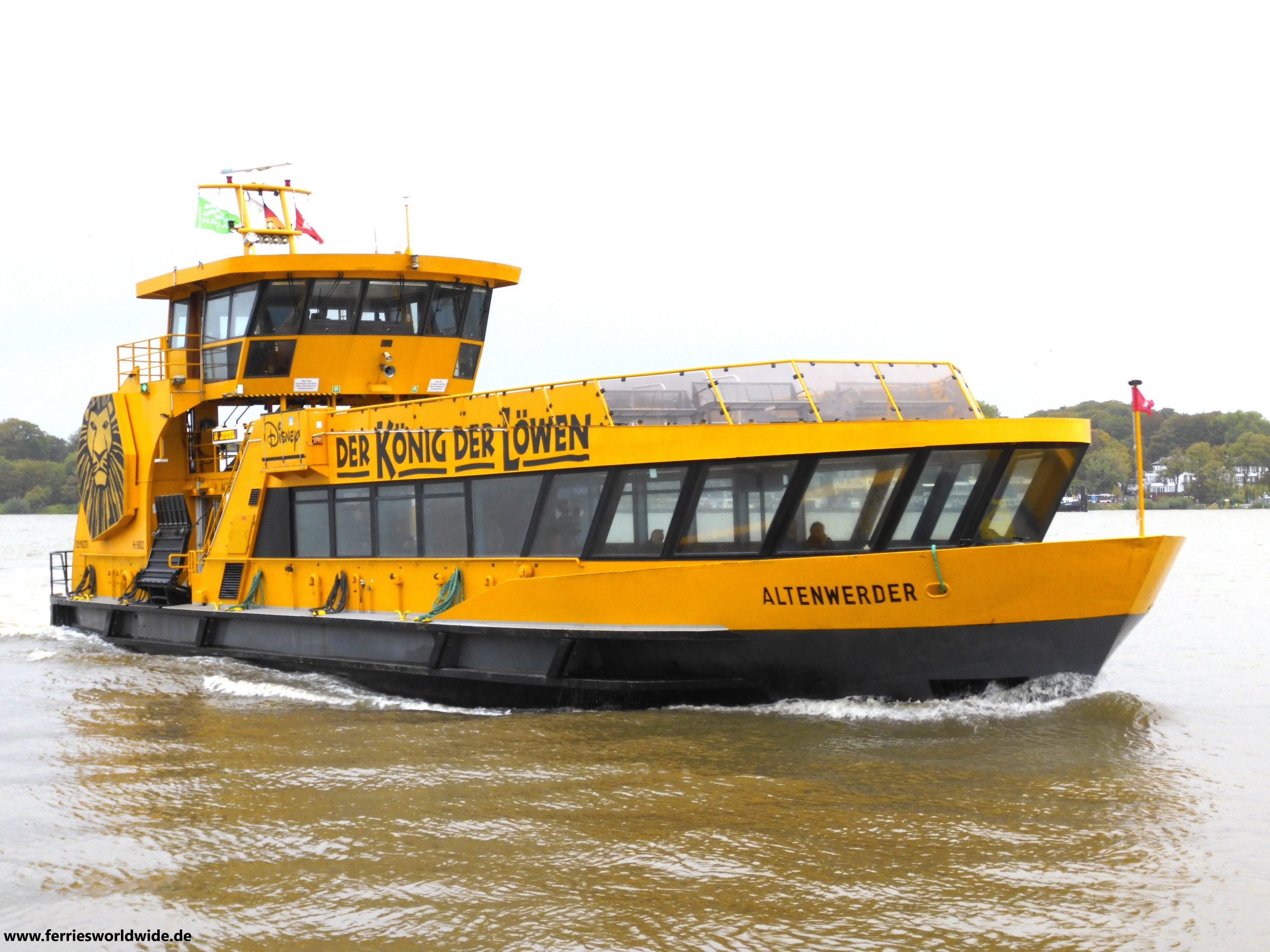Hafen Hamburg – HADAG Linie 75: Die Musical-Fähre über die Elbe ...